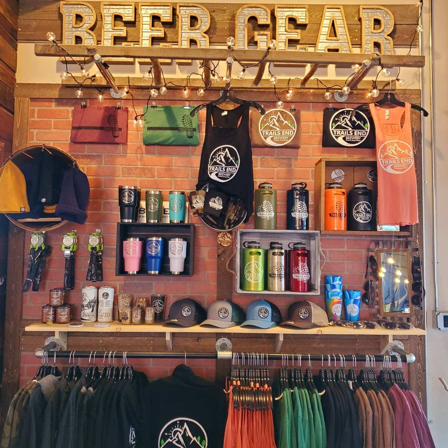 Beer Gear! 🍺 Insulated cups 20 & 32 oz. Women's tanks in Black and ...